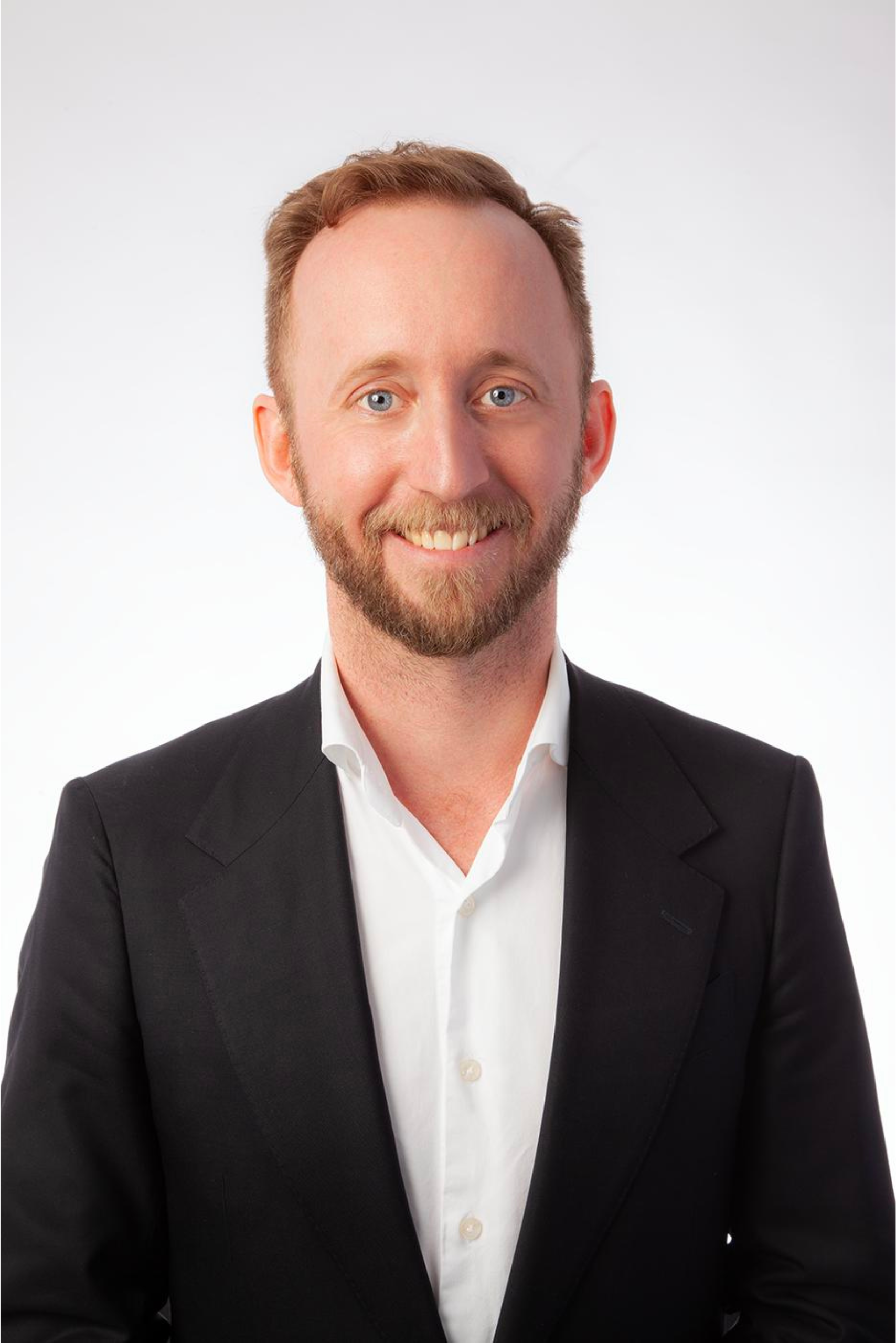 Dr Dominic McCall - Gordon Eye Surgery